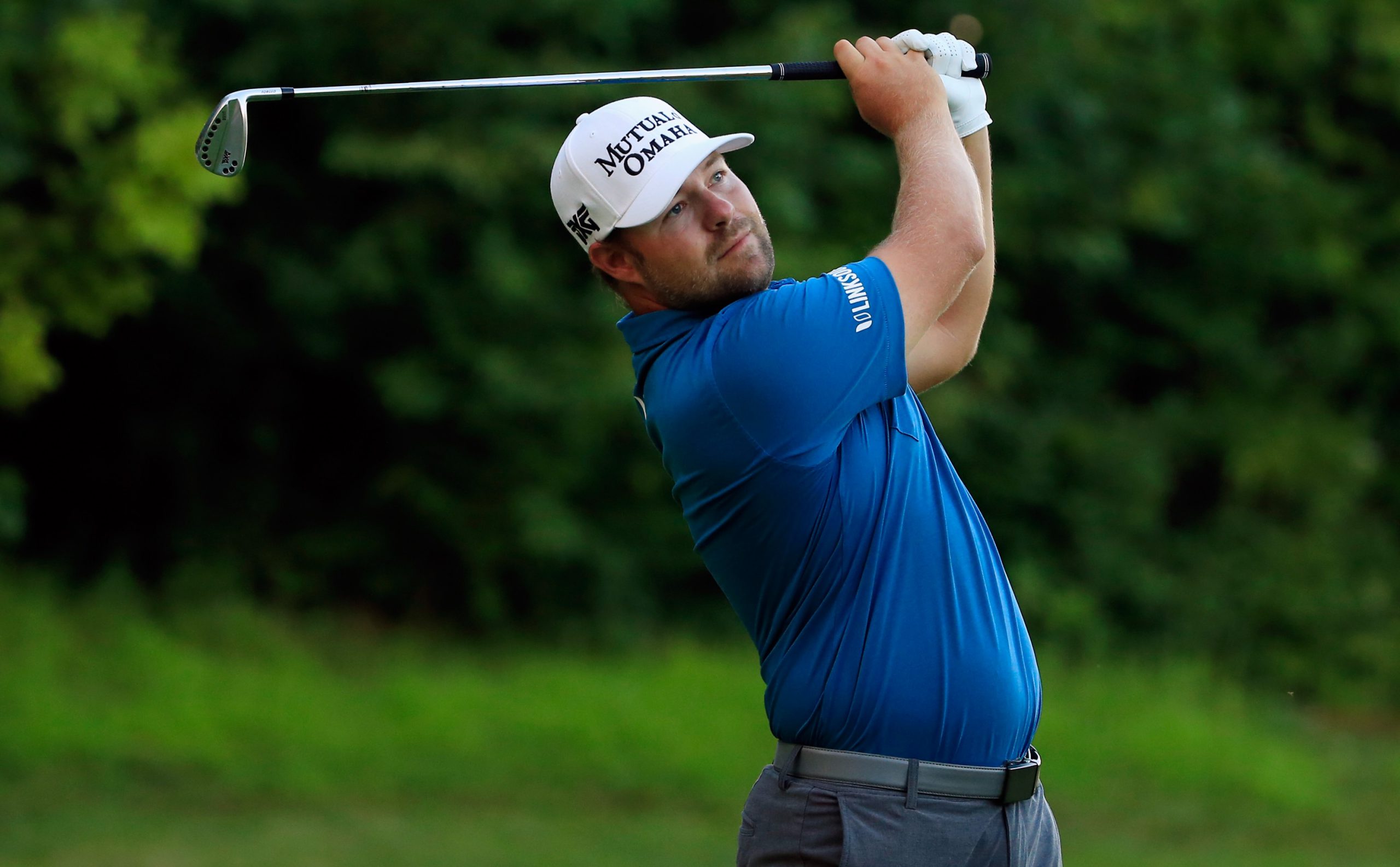 La noirceur n’arrête pas Ryan Moore, qui mène la Classique John Deere ...