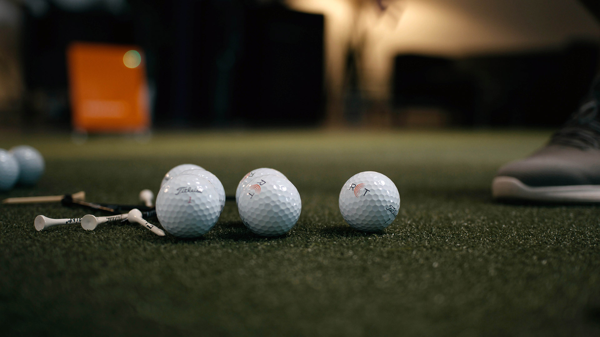 Le golf intérieur a sa balle Titleist dédiée - Golf Canada